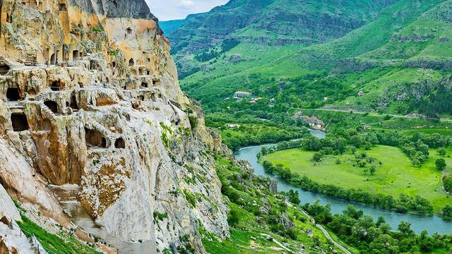 ვარძია - საქართველო: სასტუმროები და აპარტამენტები | დაბალი ფასები ...